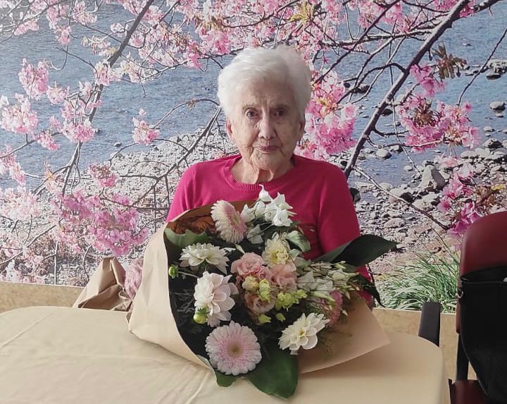 Addio a nonna Adalgisa: “la bella signora della Provvidenza” aveva 103 ...