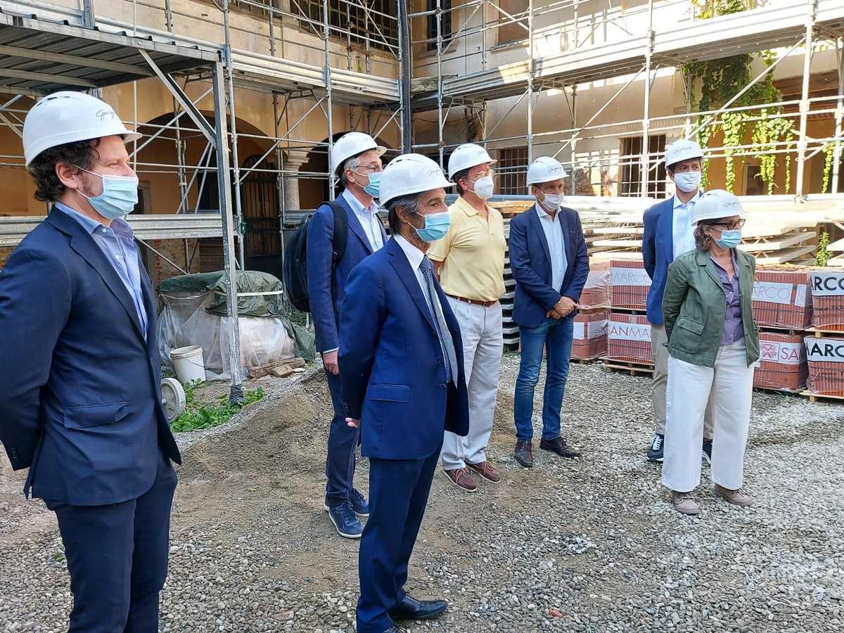 Fontana in visita al cantiere di Casa Macchi a Morazzone: «Un piccolo ...