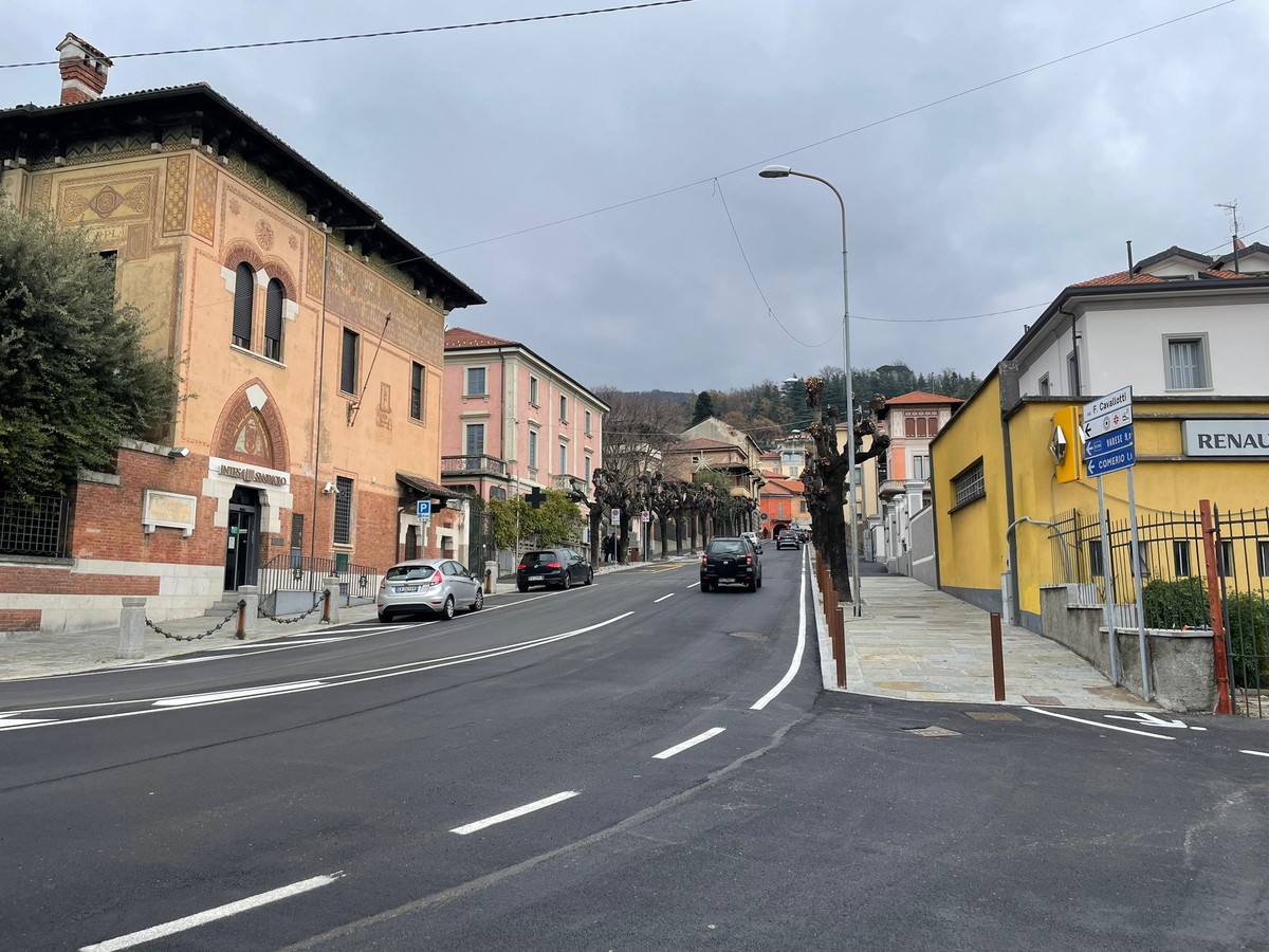 FOTO. Ecco la nuova via Cavallotti a Gavirate, salvati quasi tutti i ...