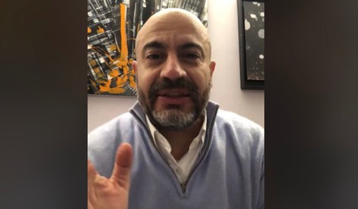 Paragone: «Ho cinquant'anni e non mi vaccinerò. Userò il mio corpo per ...