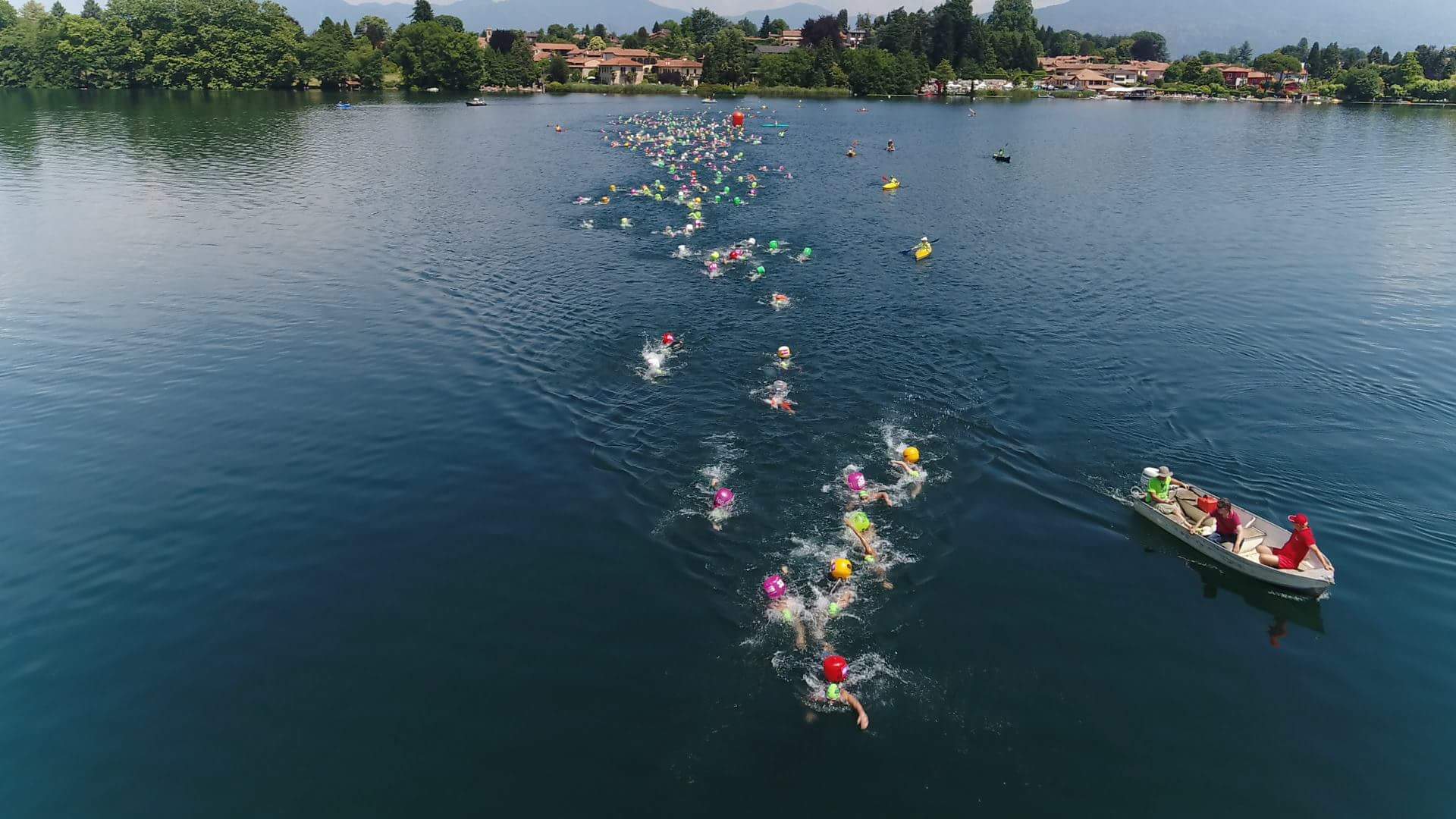 La bellezza unica del lago di Monate, il più pulito d'Italia, arriva in ...