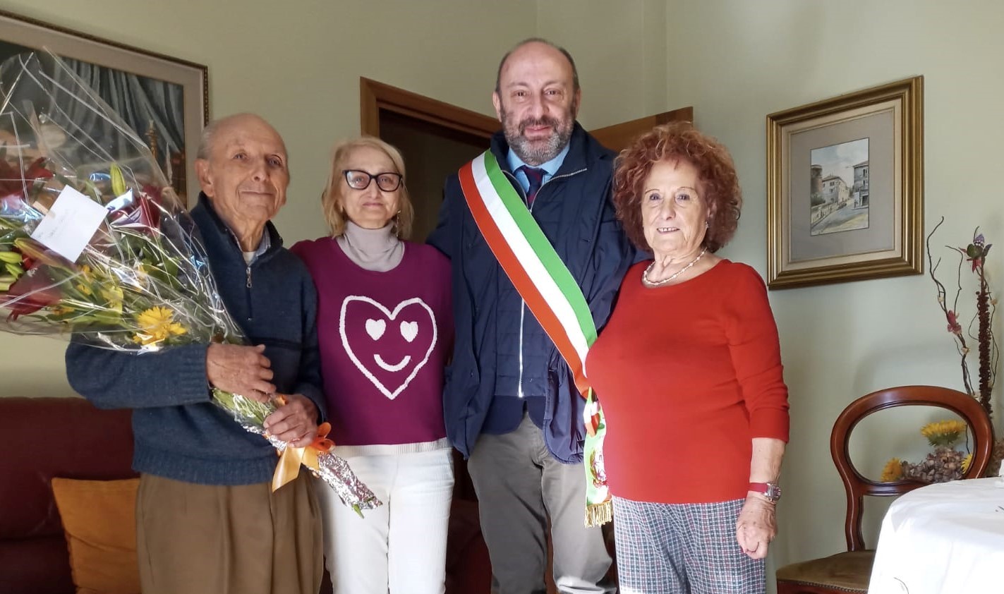 Somma Lombardo, gli splendidi 100 anni di Carlo Arassi: «Taglia ancora ...