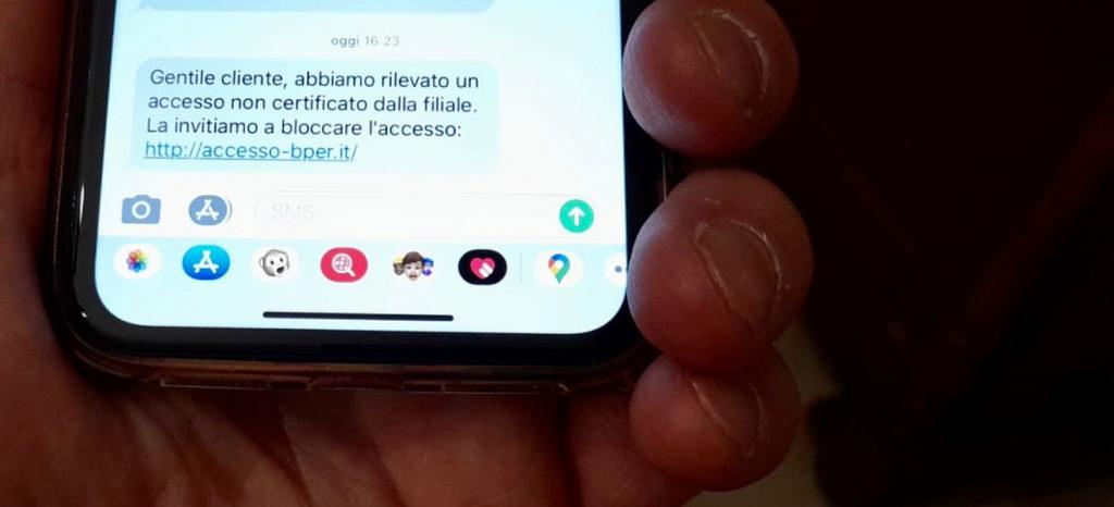 Il messaggio della banca: «Accesso non autorizzato al vostro conto ...
