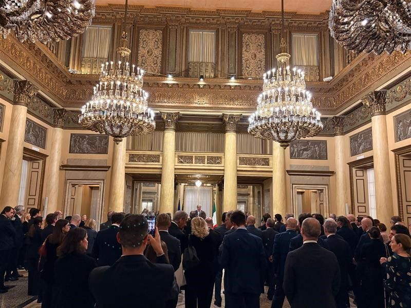 Competitività e competenze. I primi cento giorni della Commissione ...