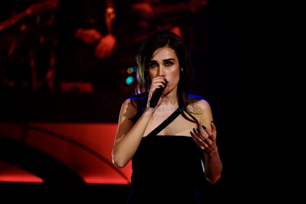 Tutta Travedona Monate fa il tifo per Clara Soccini in gara al Festival ...