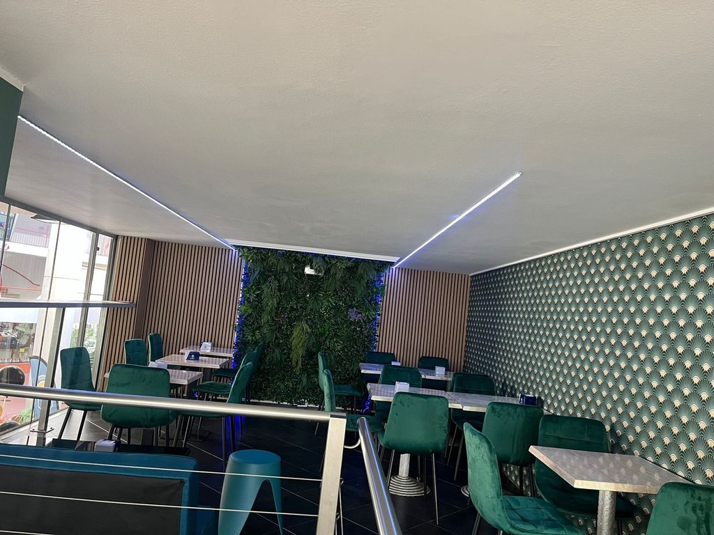 Bar Ferrari: nuova gestione, stesso cuore. Riapre a Gallarate un’icona ...