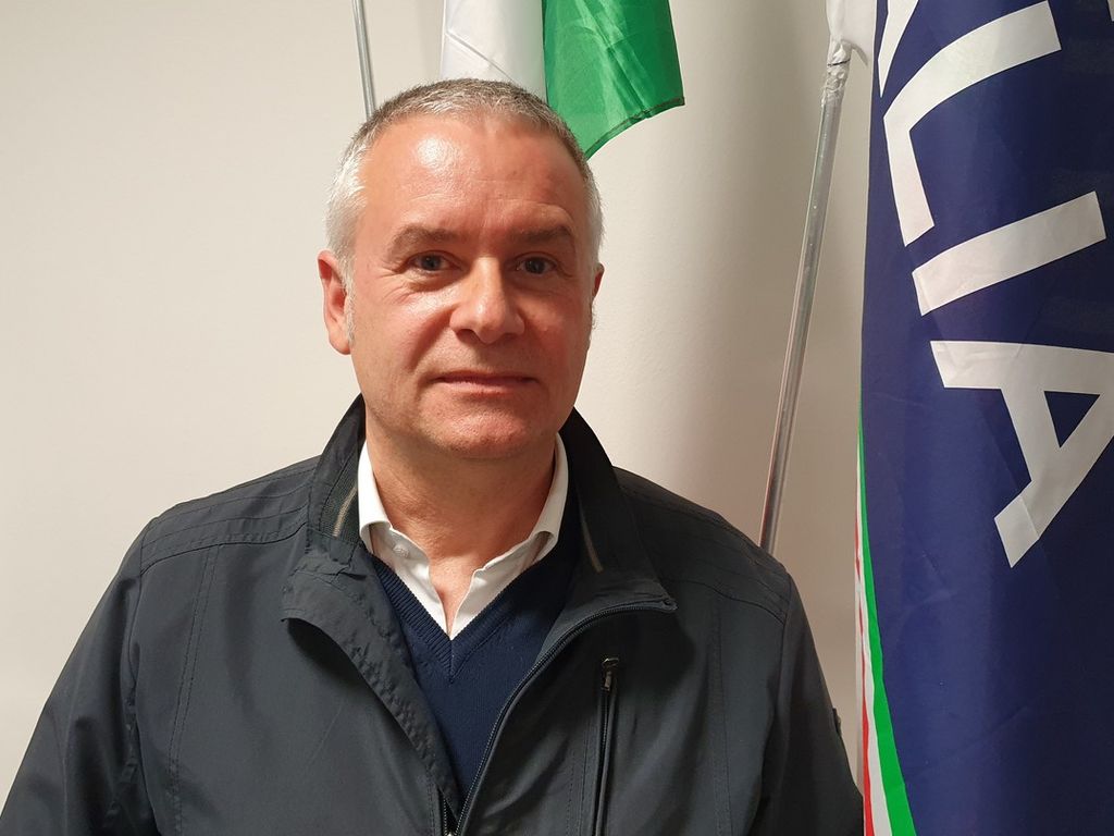 Fratelli d’Italia inaugura la sede di Busto. «È una sfida. La gente ...