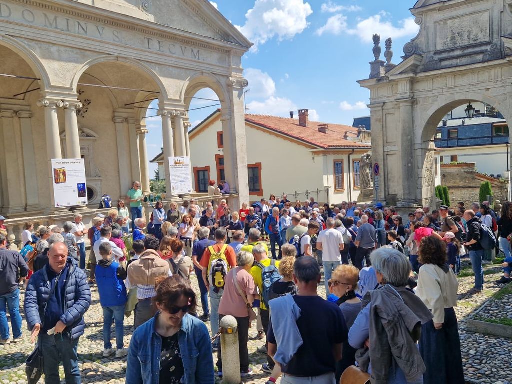 FOTO. In centinaia al Sacro Monte per il Giubileo delle Famiglie. «Una ...