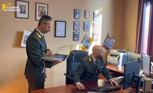 Riciclaggio e truffa, la Finanza di Varese sgomina la banda italo ...