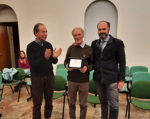 Caravate, il geometra Carlo Tamborini va in pensione. Il grazie del ...
